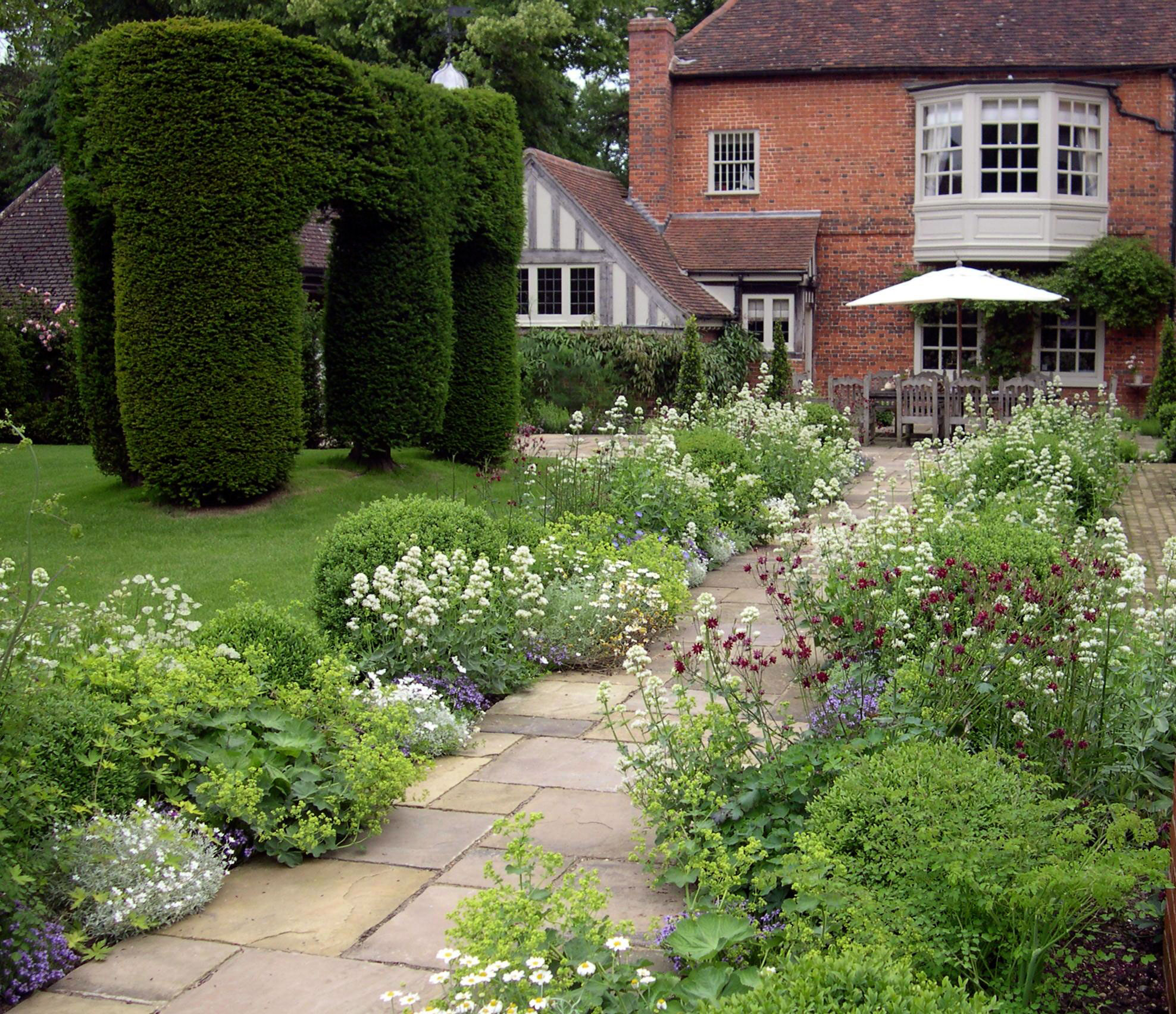 LARGE GARDENS - Mike Bayon Garden Design West