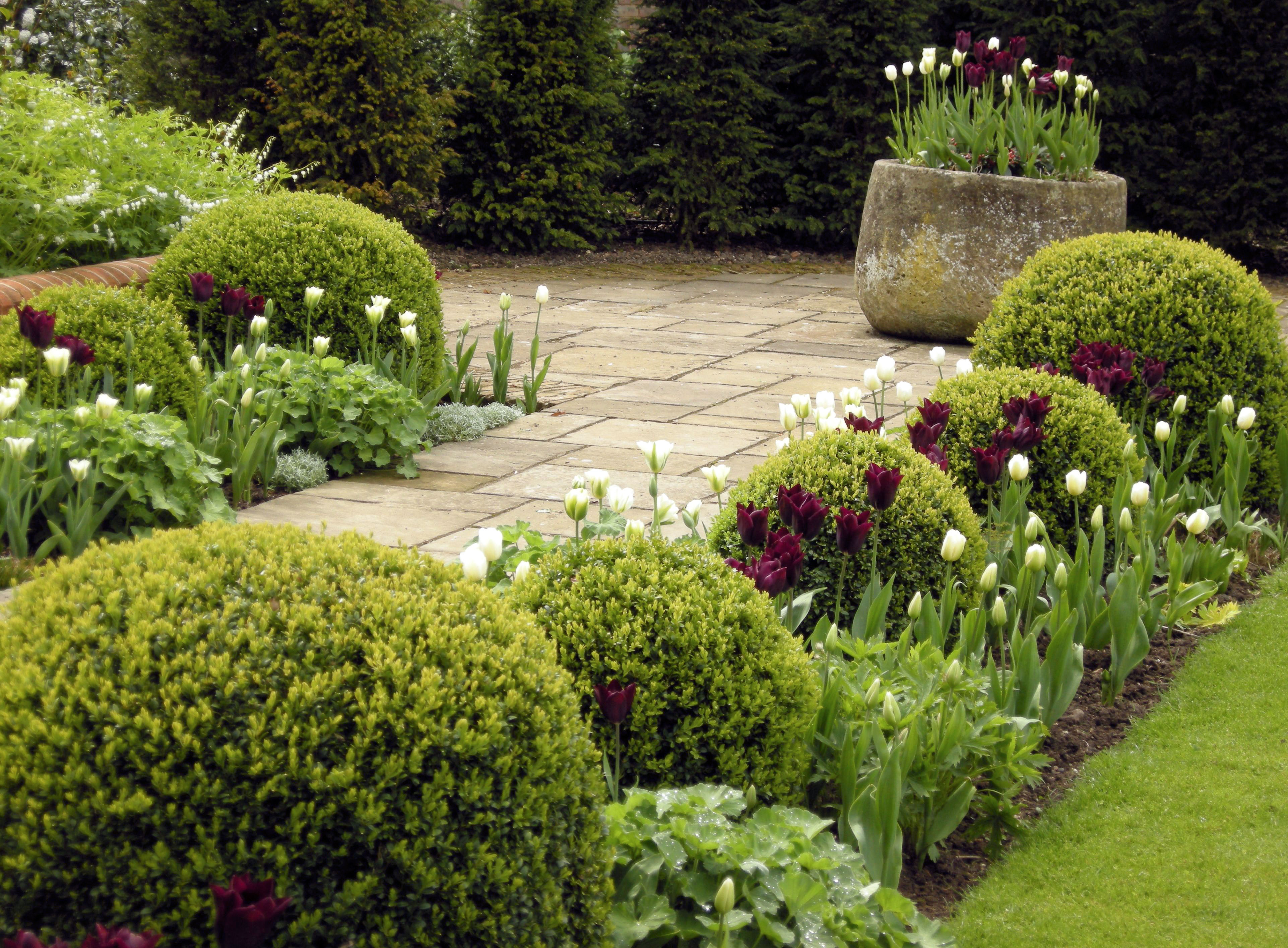 LARGE GARDENS - Mike Bayon Garden Design West