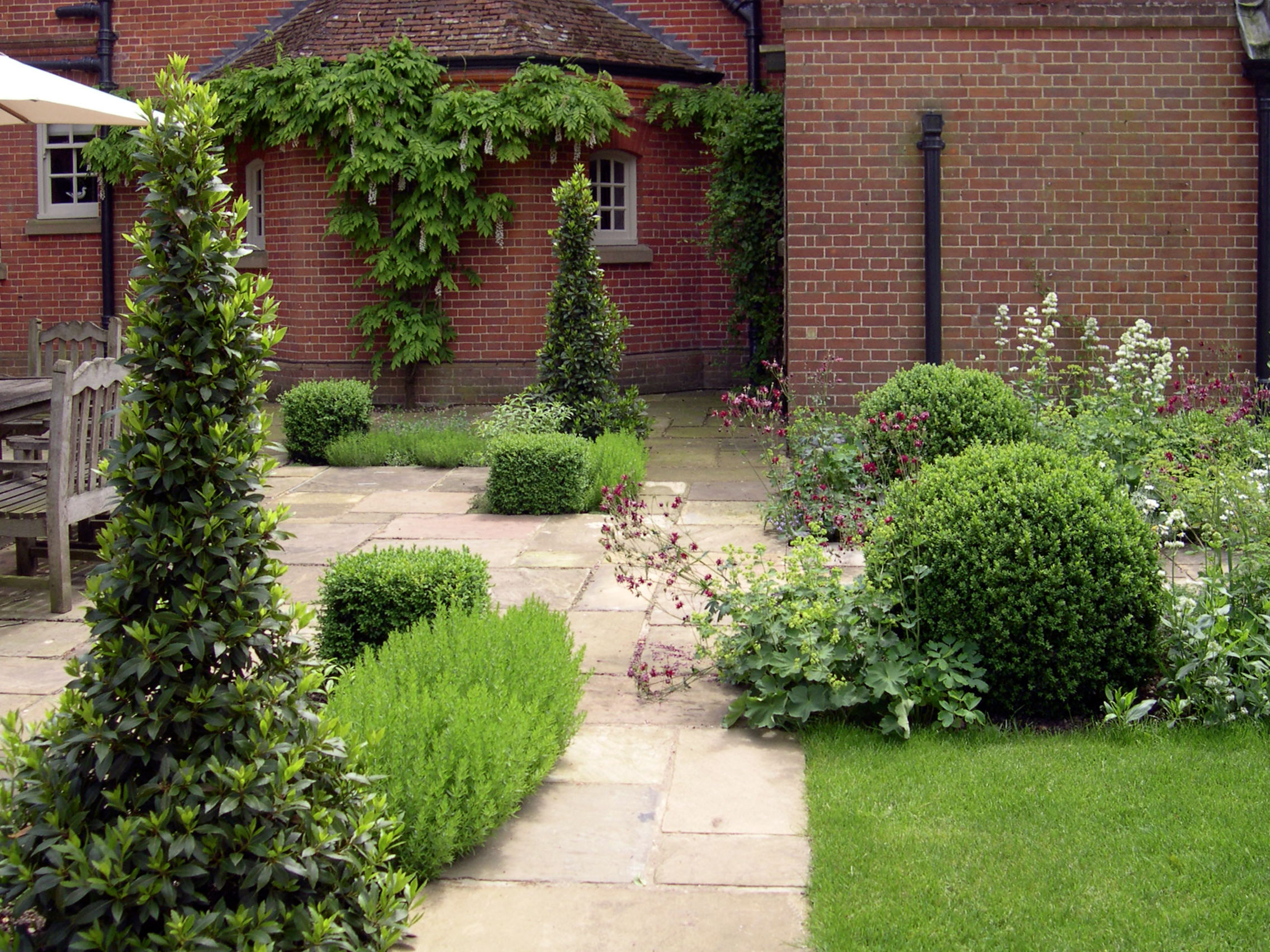 LARGE GARDENS - Mike Bayon Garden Design West